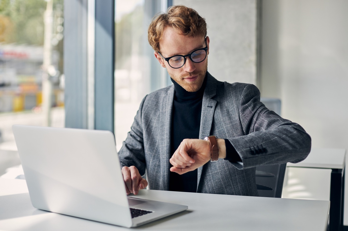 Comparativa Timely IA y Toggl en time tracking